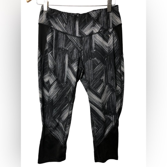 Danskin Now | Pants & Jumpsuits | Danskin Now Capri Leggings | Poshmark